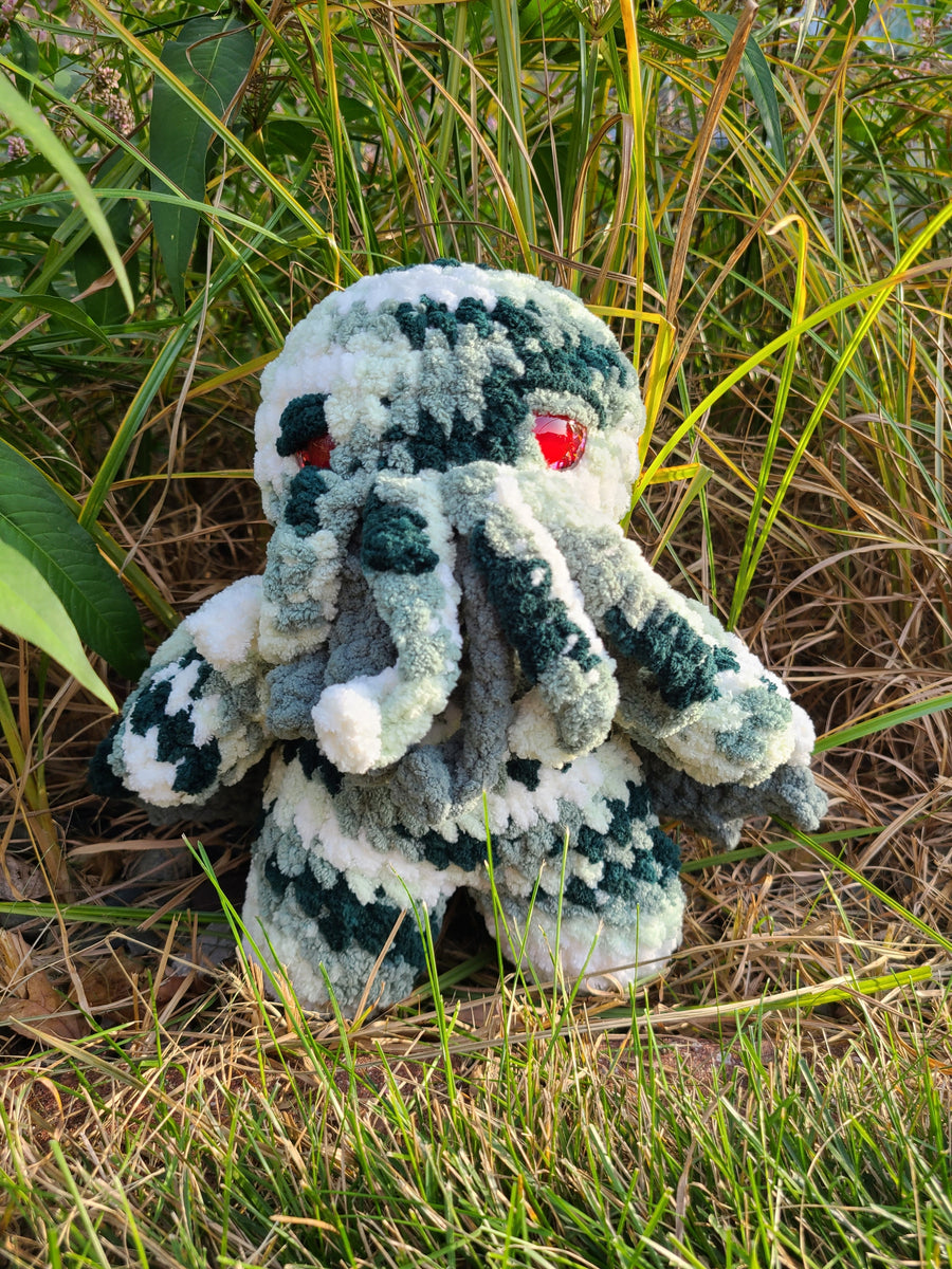 "GRUMPY CTHULHU" RB Custom Crochet – Green Rabbit Press
